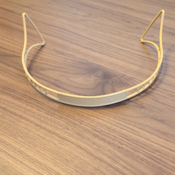 Tupperware | Kitchen | Tupperware Cake Carrier Replacement Handle 23 ...